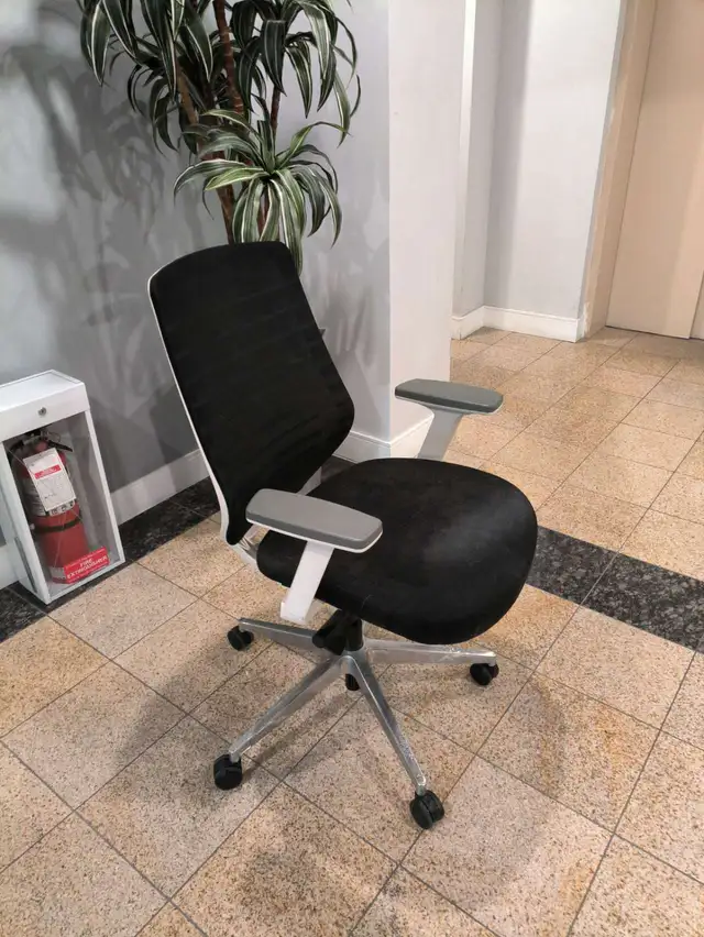 High-Quality Ergonomic Mesh Office Chair | Dining Tables & Sets | City ...