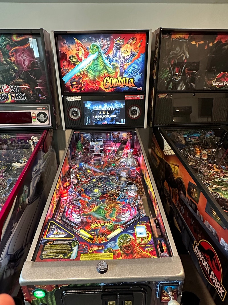 Pinball Stern Godzilla LE | Jouets et jeux | Laval/Rive Nord | Kijiji