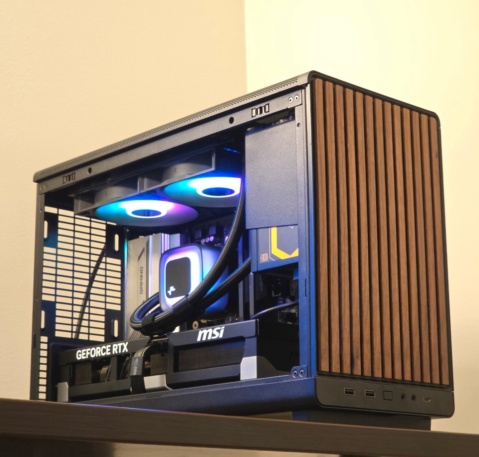 RTX 5090, 9800X3D Gaming PC High End | Desktop Computers | Ottawa | Free local classifieds - Kijiji