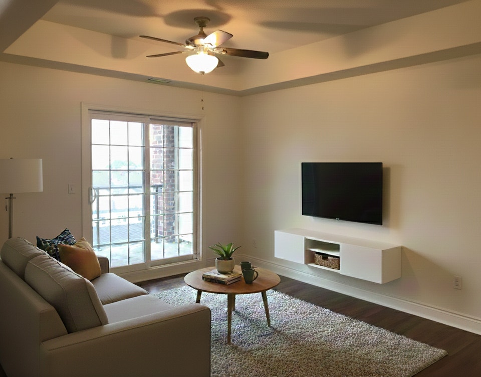 2 Bedroom + Den in South Guelph (Available March 1st) | Long Term ...