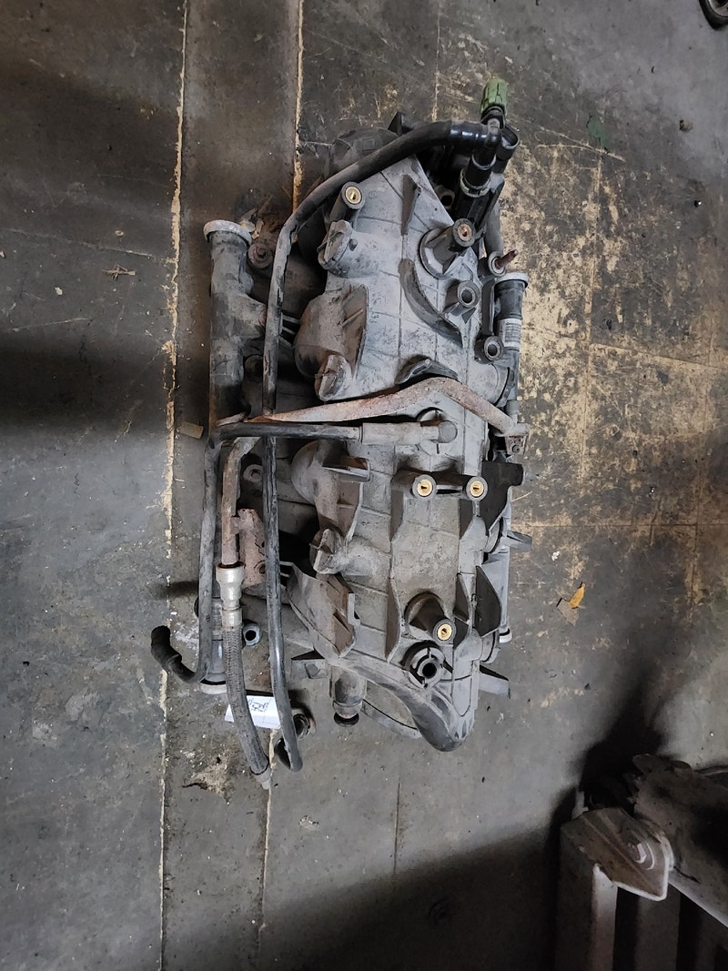 LQ9 6.0L intake with injectors | Engine & Engine Parts | City of ...