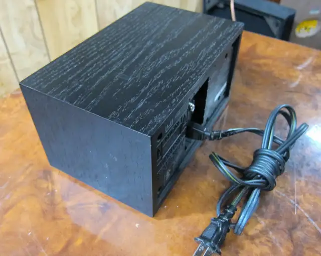 TIVOLI MODEL ONE RADIO BY HENRY CLOSS RECEIVER TABLE SPEAKER | Stereo ...