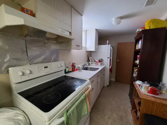 MCMASTER STUDENT HOUSE - 8 BEDROOMS/2BATH/2KITCHENS-$800/ROOM | Long ...