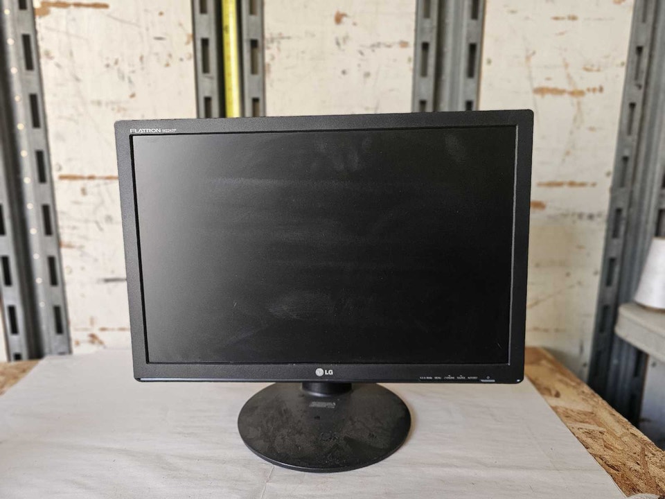 LG Flatron Moniteur | Monitors | Laval / North Shore | Free local ...