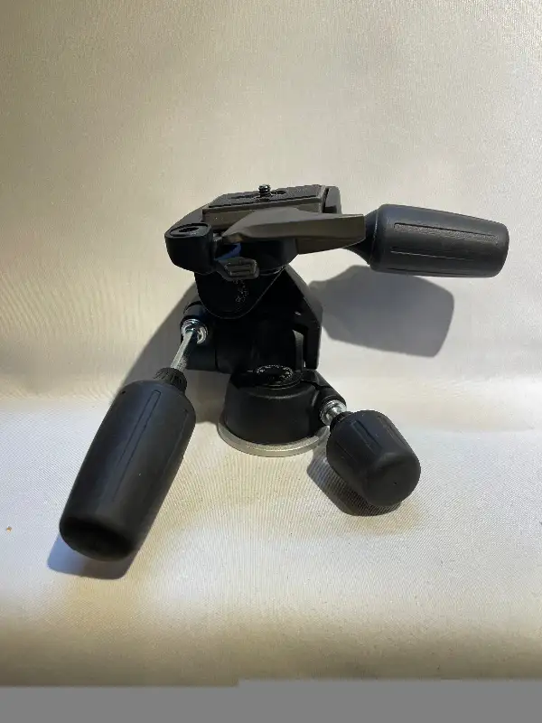 Manfrotto 804RC2 Pan Tilt Tripod Head & Quick Release Plate | Cameras ...