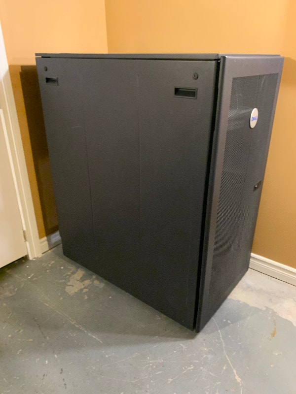 Dell 24U server rack cabinet | Networking | City of Halifax | Kijiji