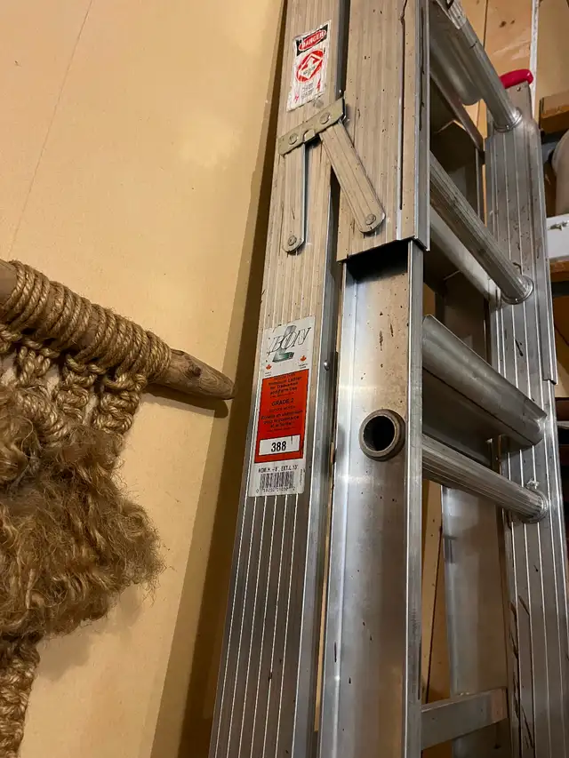 Aluminum ladder | Ladders & Scaffolding | Saskatoon | Free local ...