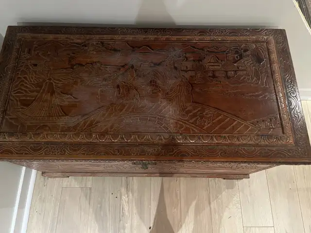 Solid wood chest | Other | City of Montréal | Free local classifieds ...