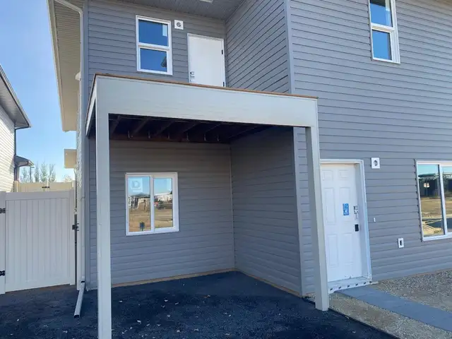 NEW BUILD 3 bdrm Main with ATTACHED garage Timberlands Red Deer | Long ...