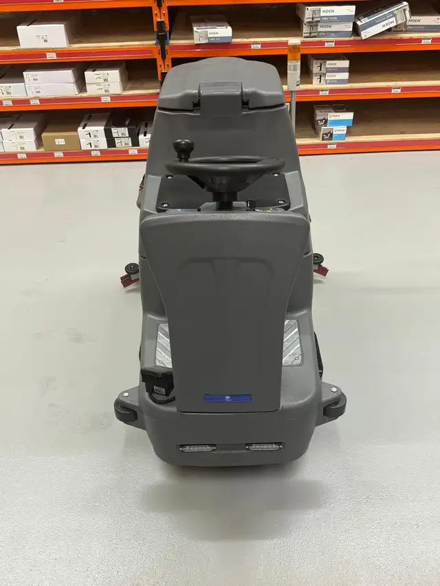 RIDE-ON FLOOR SCRUBBER – INDUSTRIAL GRADE | HIGH EFFICIENCY | Other ...