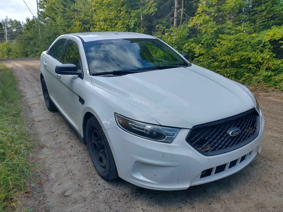 police pack | Cars & Trucks | Laurentides | Free local classifieds - Kijiji