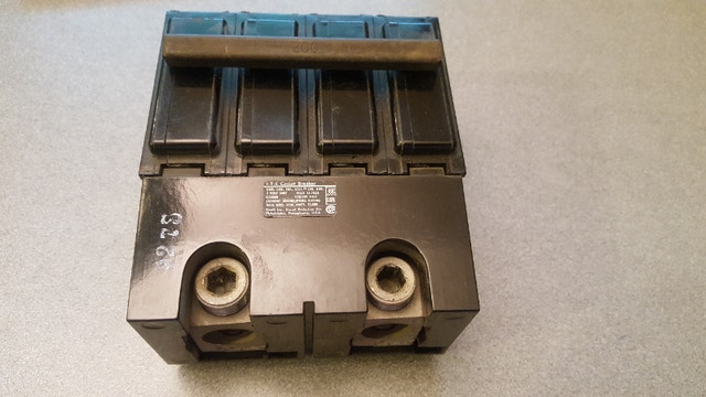 Disjoncteur main breaker Siemens 150a OU 200A usager use Q2150 | Autre ...