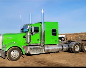 Kenworth W900 Black in Canada - Kijiji Canada