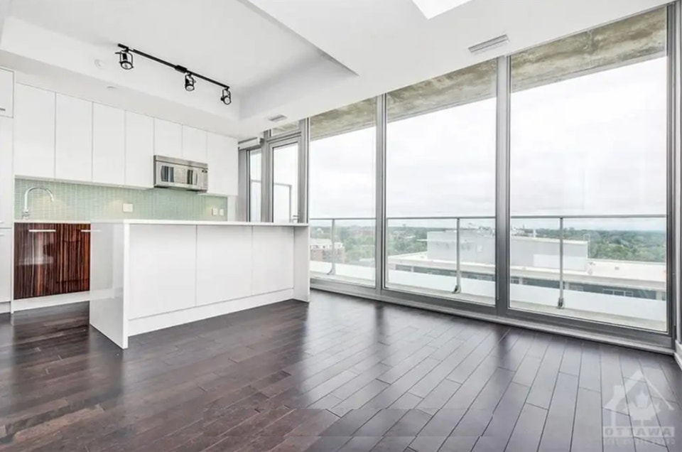 Luxury 1 bdrm Condo - Dows/Little Italy/Civic Hospital | Long Term ...