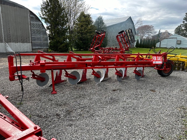 5Furrow Overum adjustable PloughSpringAssist autoreset semimount ...