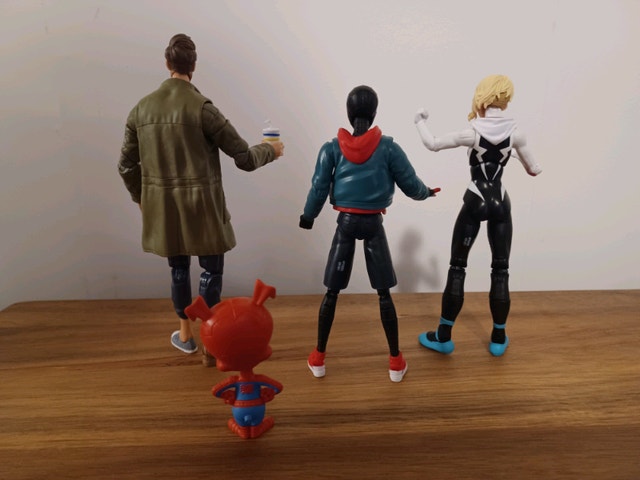 Marvel legends spiderverse spider Gwen miles morales spider ham | Toys ...