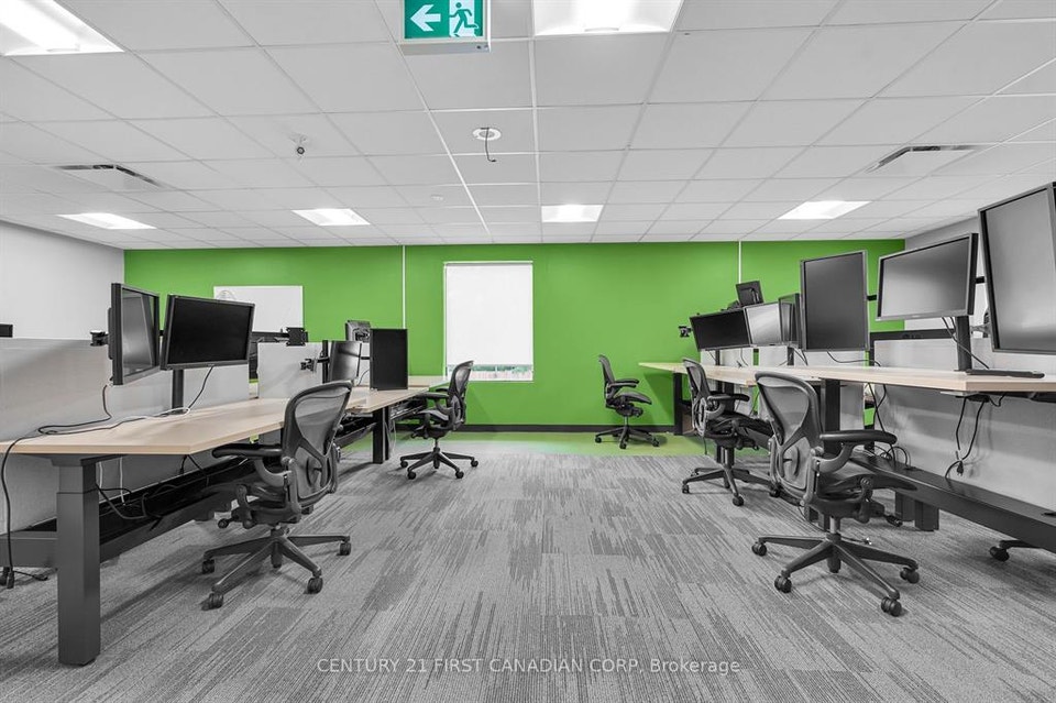 Premium Downtown Office Suites – Flexible Sizes Available | Commercial ...