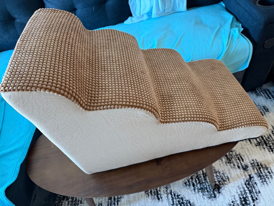 Cozy Kiss Pet Steps | Accessories | City of Toronto | Free local ...