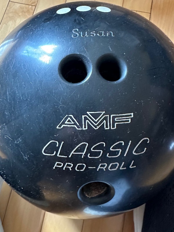 Vintage AMF Classic Pro-Roll Bowling Ball 16 lbs Black | Appareils d ...