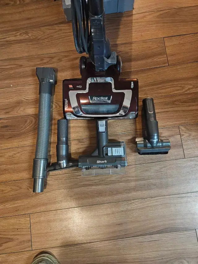 SHARK DELUXE PRO ULTRA-LIGHT CORDRD STICK VACUUM | Vacuums | Lethbridge ...