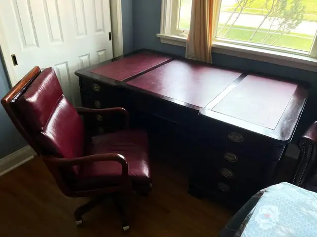 Extra-Large Executive Mahogany Bankers / Partners Desk with Burg ...