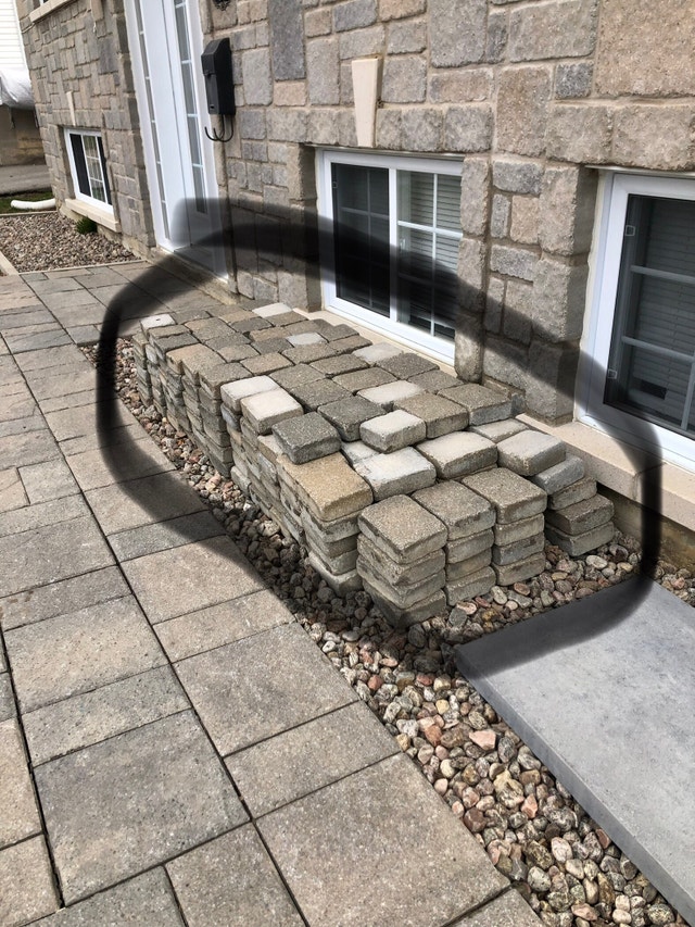 Pavé-uni à donner | Objets gratuits | Laval/Rive Nord | Kijiji