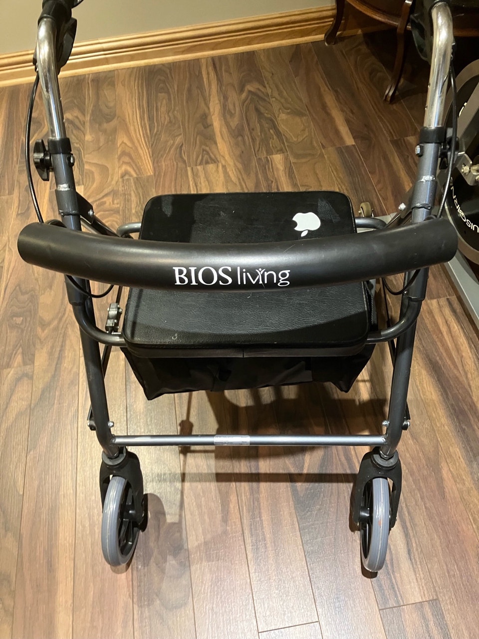 divers ambulateurs et une marchette 20$ chacun | Health & Special Needs ...