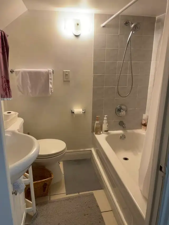 Mar.1st-Female Flatmate Wanted Near Cedarvale Subway Station | Room ...