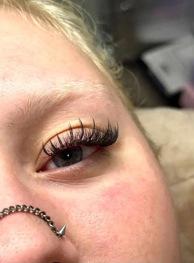 Eyelash Extensions in Winnipeg | Classic, Hybrid, Volume | Health and ...