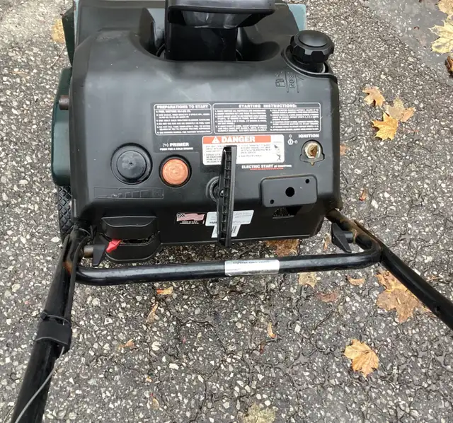 Snowblower 21” Yardworks 2 Stroke Tecumseh Engine | Snowblowers ...