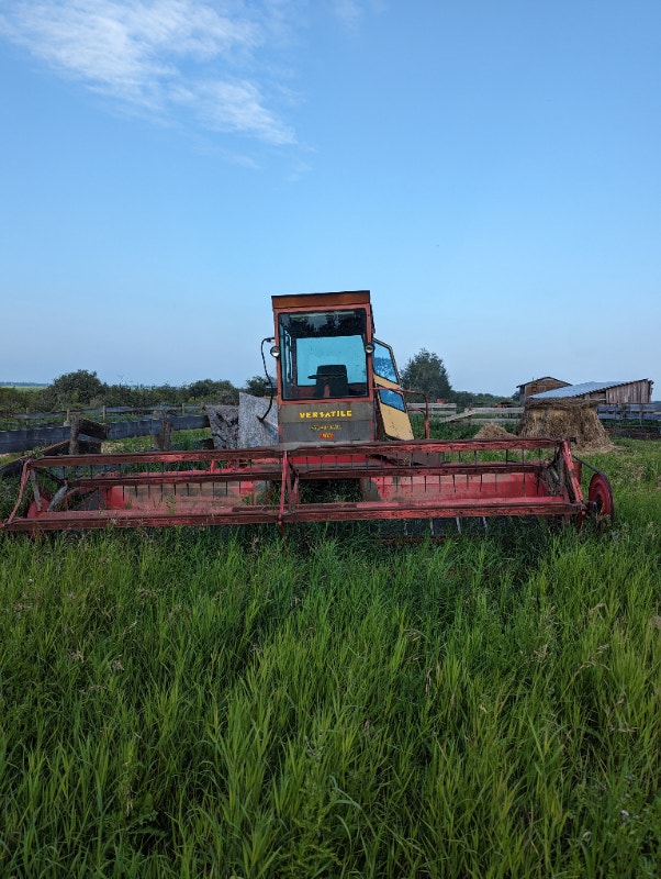 Versatile 400 and 4400 swathers | Farming Equipment | St. Albert | Kijiji