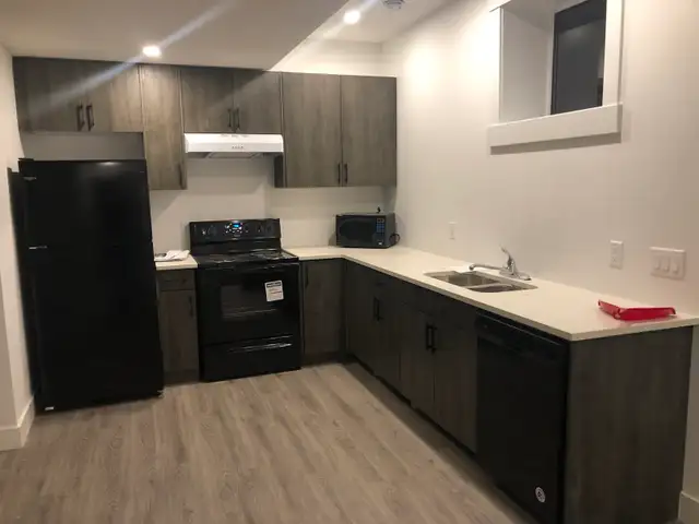 Downtown rental all utilities included - C TRAIN station nearby | Short ...