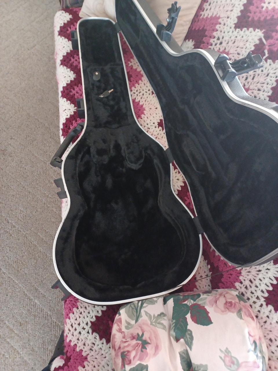 SKB hardshell flight case for a Gibson SG. | Guitars | Peterborough ...