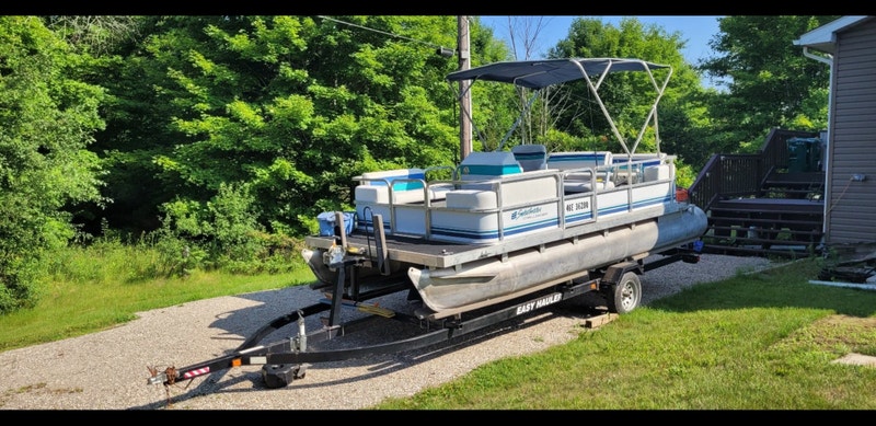 18ft Pontoon boat with Yamaha 40HP outboard. | Powerboats & Motorboats ...