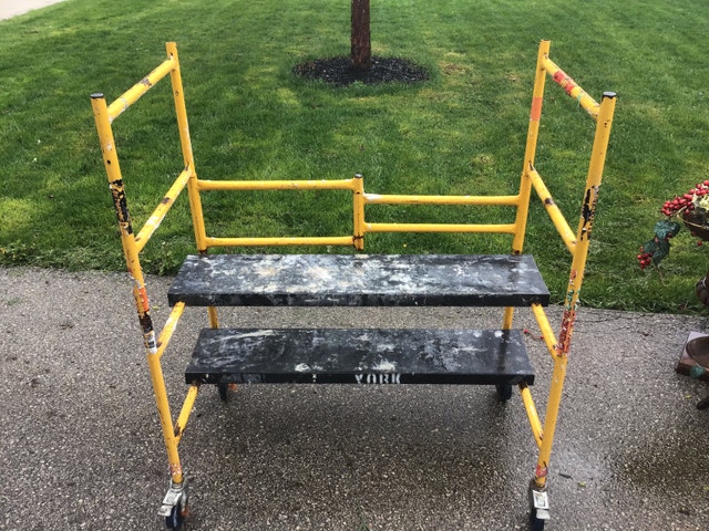 4 ft H Metaltech Steel Folding Scaffold Work Platform / 500 Lbs ...