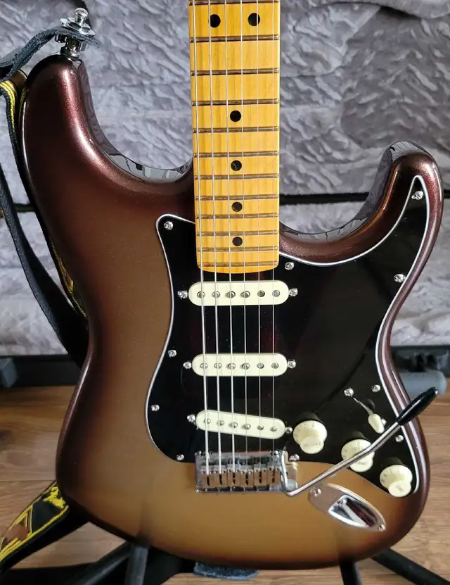Fender American ULTRA Stratocaster Mochaburst Custom Shop Fat50s ...
