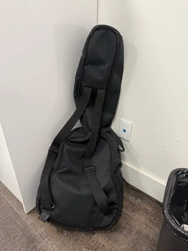 guitar case (soft) | Guitars | Markham / York Region | Free local ...