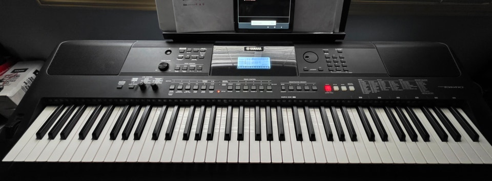 Yamaha PSR EW410 Arranger 76 Key Keyboard Mint condition | Pianos ...