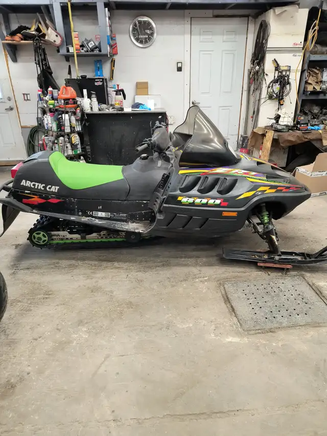 ZRT-600 RESTAURÉ MOTEUR ET SUSPENSION REFAIT À NEUF | Snowmobiles ...