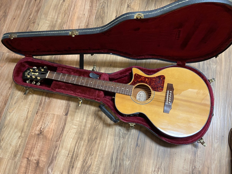 Guild Songbird S4-CE thin acoustic guitar w. case $1200 | Guitars ...