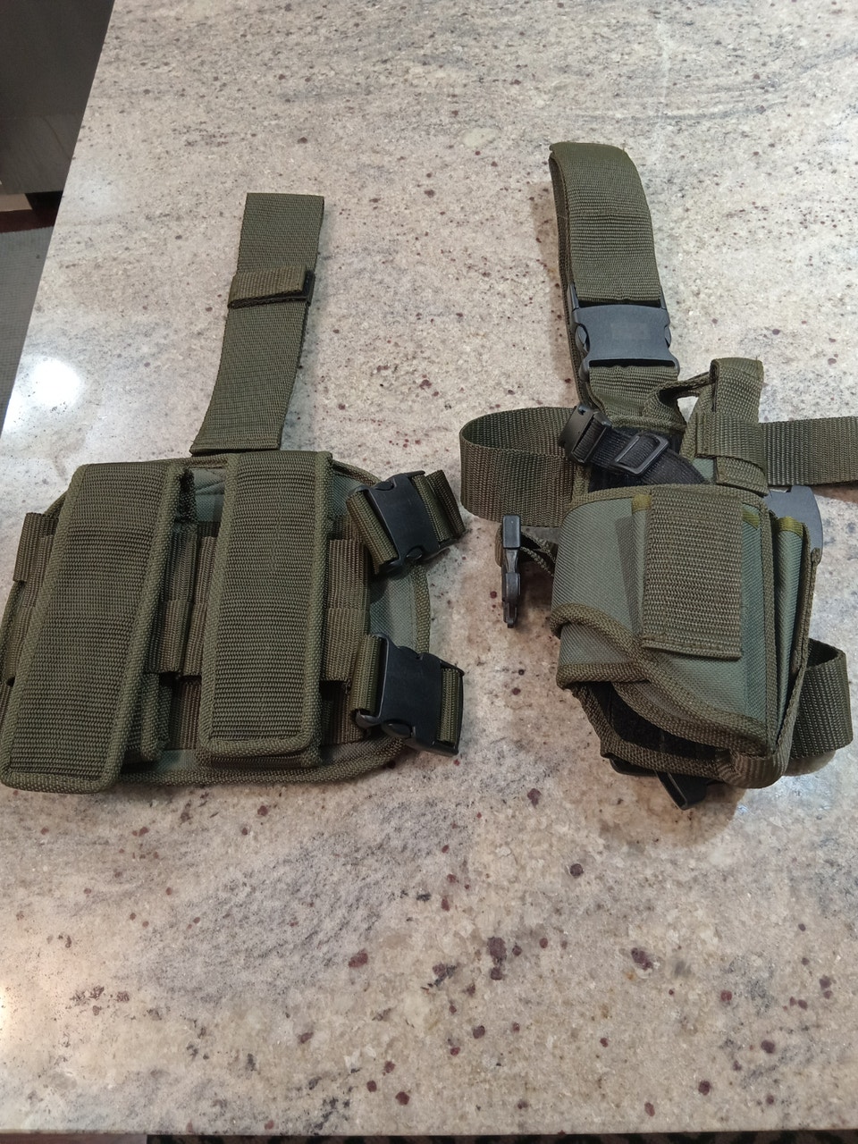 MILITARY OR POLICE RIGHT SIDE LEG GUN HOLSTER AND MAGAZINE POUCH | Arts ...