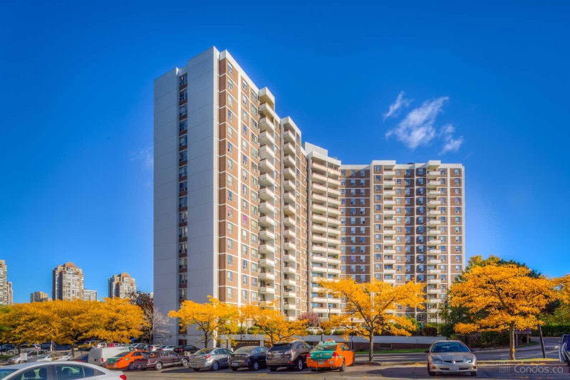 Bright, Spacious, 3 Bedroom Condo with spectacular view | Long Term ...