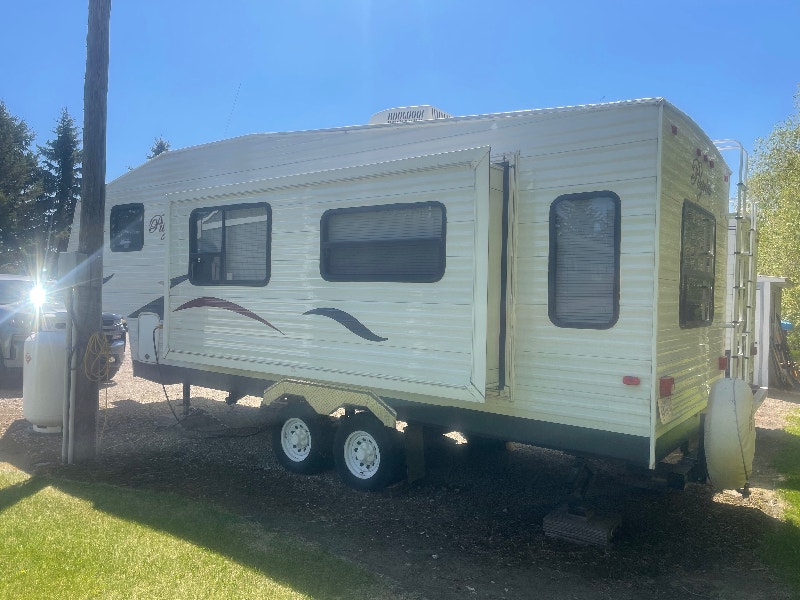 Barely used beautiful 2007 Pilgram 26’ fifth wheel | Travel Trailers ...
