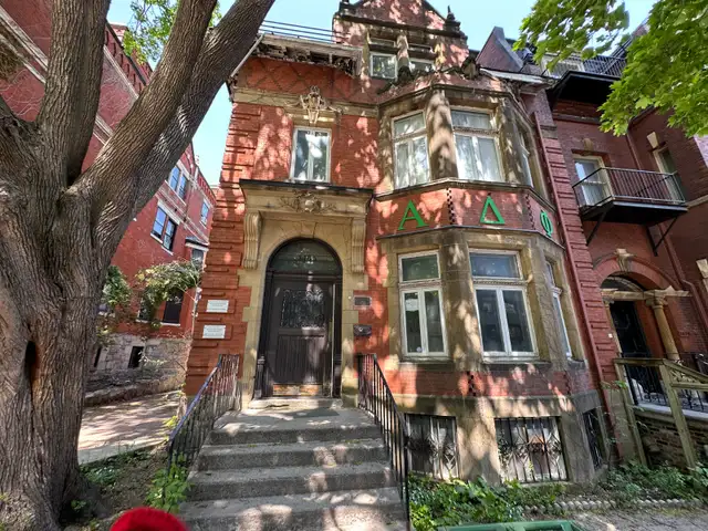 Chambre meublée dispo maintenant $620 - McGill / Concordia / ETS | Room ...