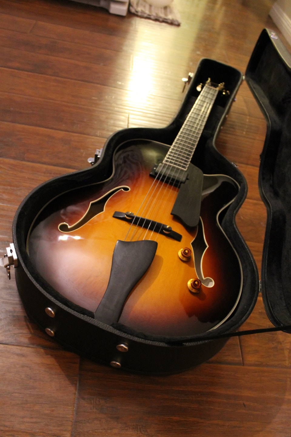 Eastman AR503CE Archtop Single Cutaway Guitar | Guitars | Fort McMurray ...