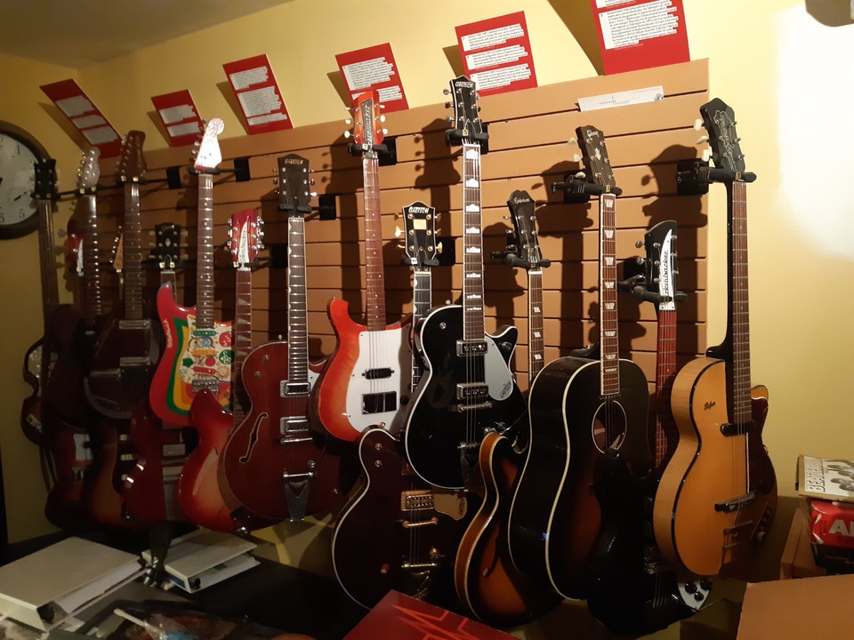 SUPERB Beatles Collection! 16 guitars!Same as Fab Four's! SHIPS ...