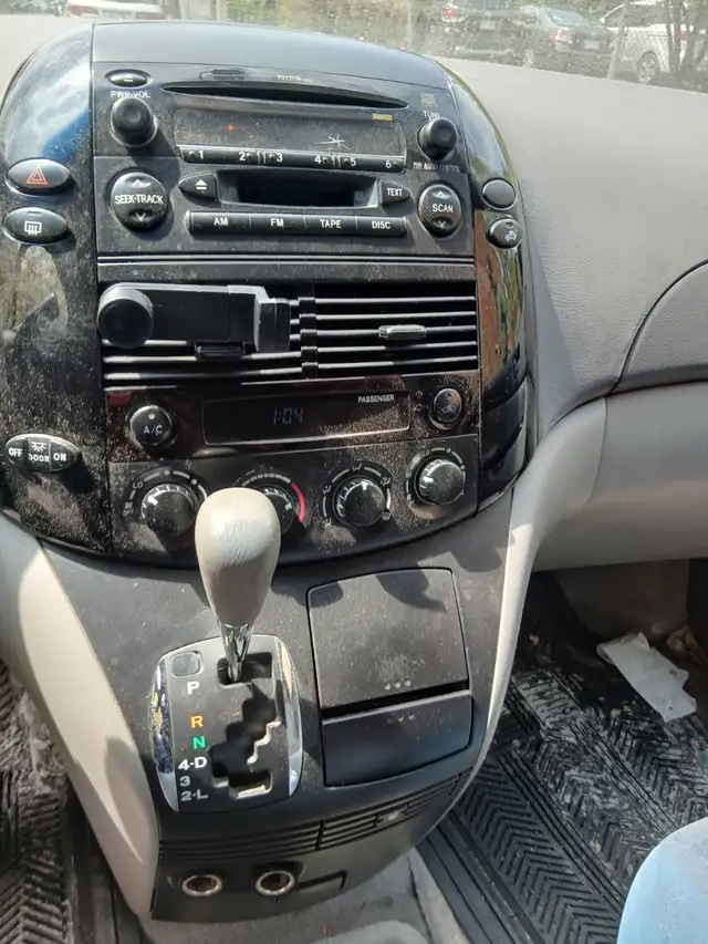 Toyota sienna 2005 Automatic ce 8 passinger | Cars & Trucks | City of ...
