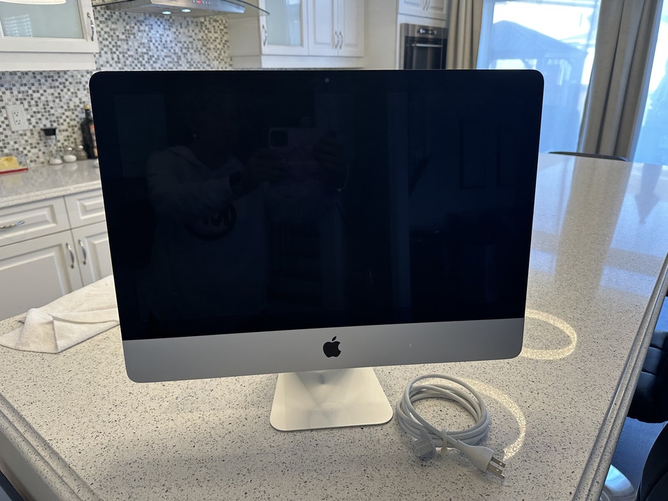 Apple 21.5” 4K Retina iMac (2019) | Desktop Computers | Ottawa | Free ...