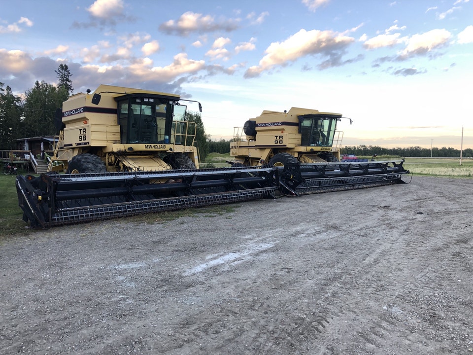 2x TR98 combines, 2x macdon headers, 1x conventional header. | Farming ...