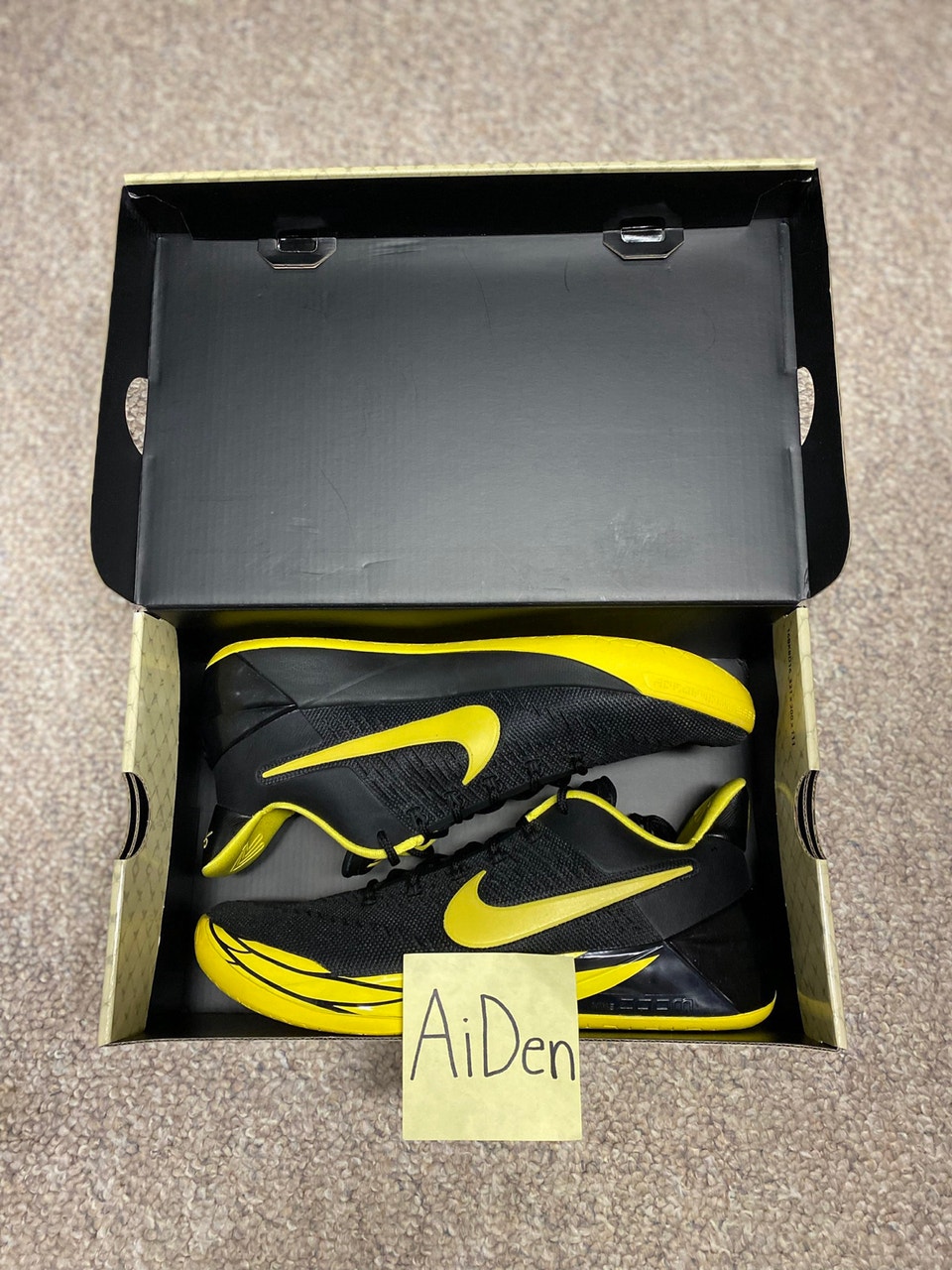 Nike Kobe A.D Oregon Size 9.5 | Men's Shoes | City of Toronto | Free ...